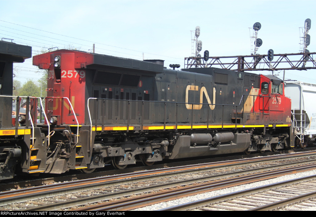 CN 2579